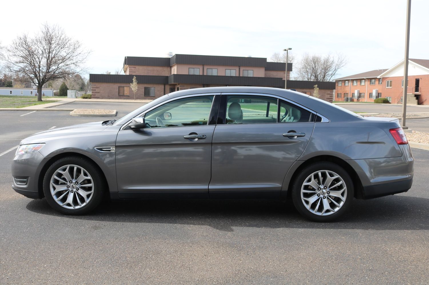 2014 Ford Taurus Limited | Victory Motors of Colorado