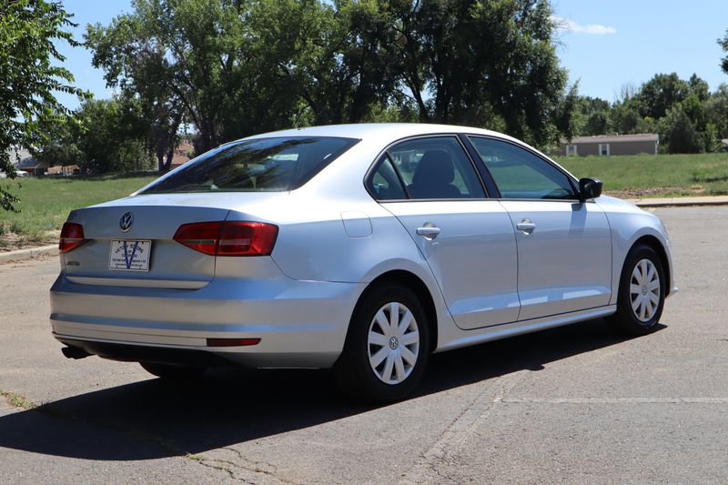 2015 Volkswagen Jetta Photos