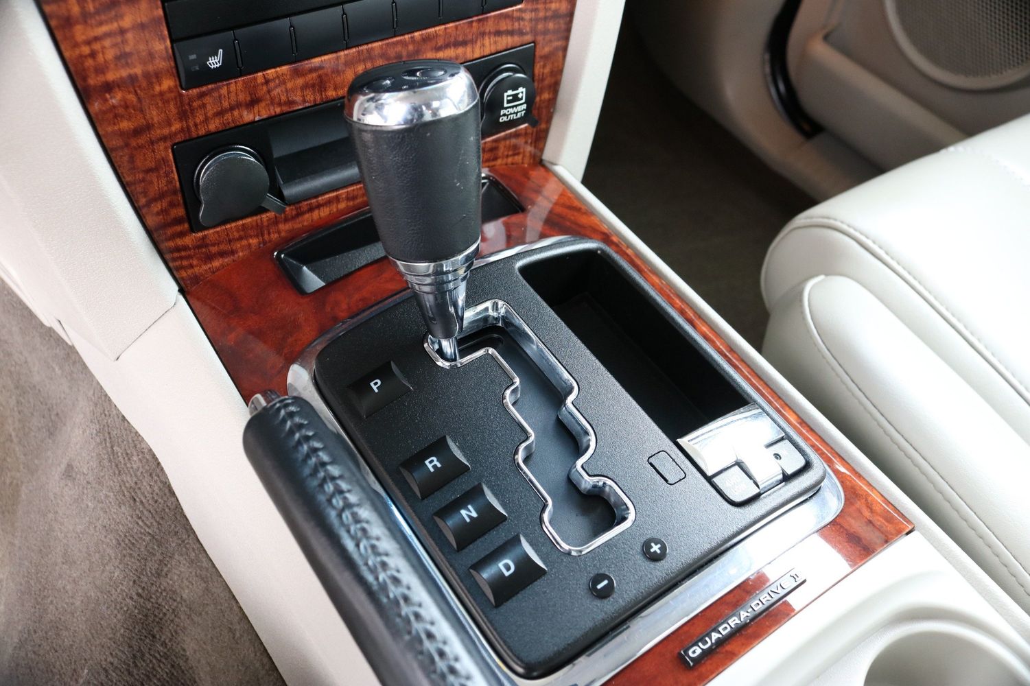 2008 Jeep Commander Limited | Victory Motors of Colorado