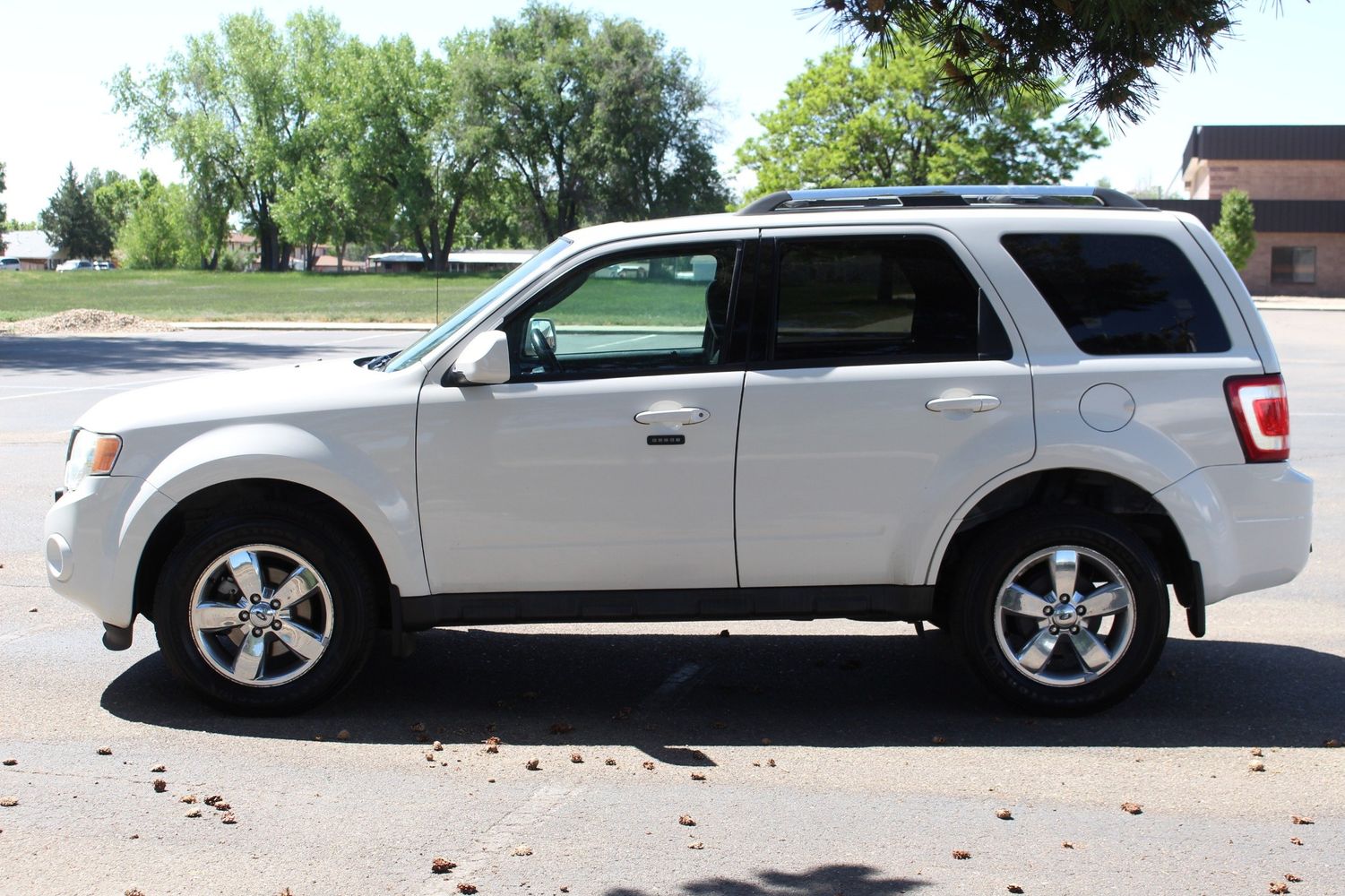 2009 Ford Escape Limited | Victory Motors of Colorado