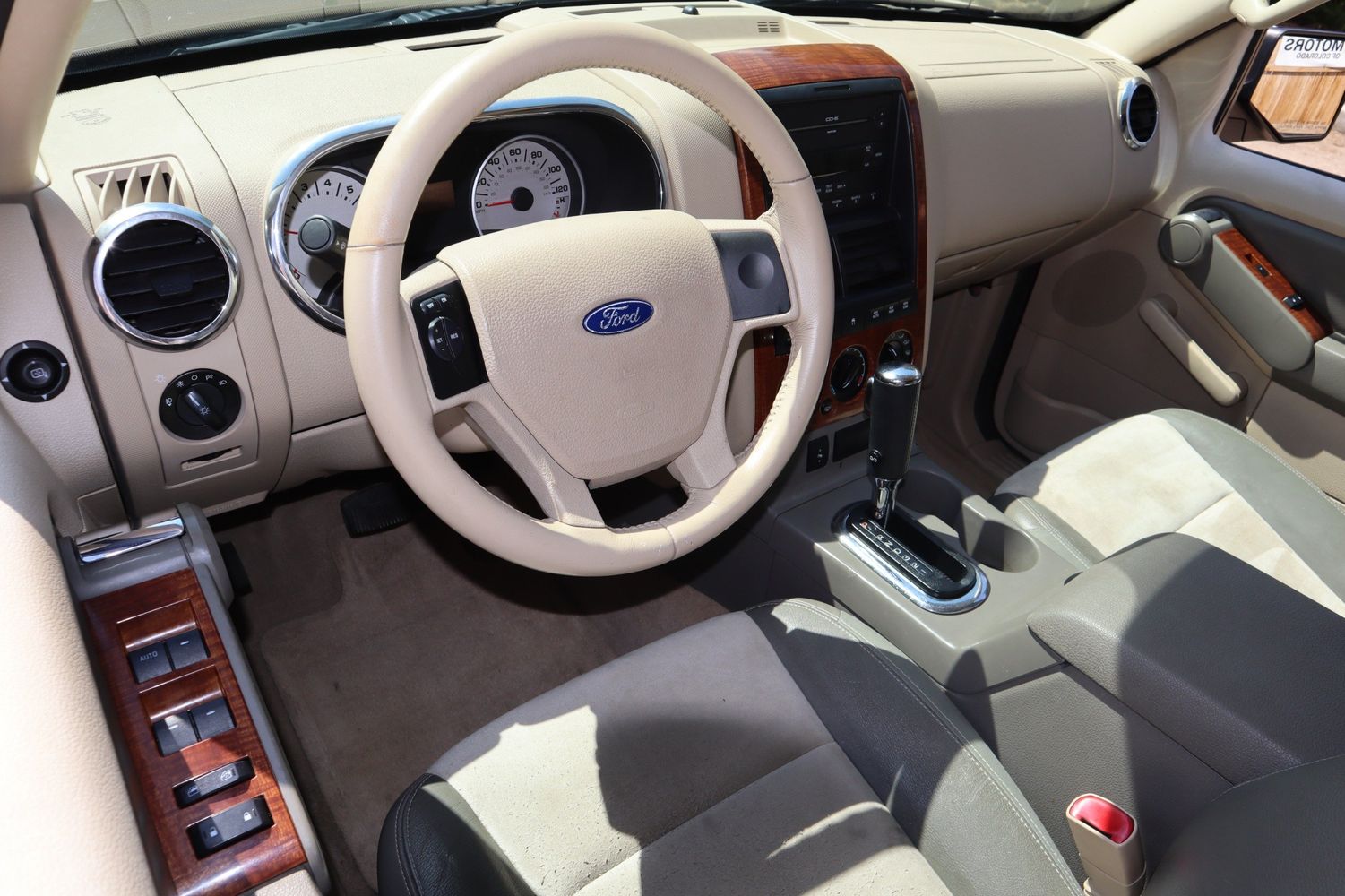 Ford Explorer 2006 Interior