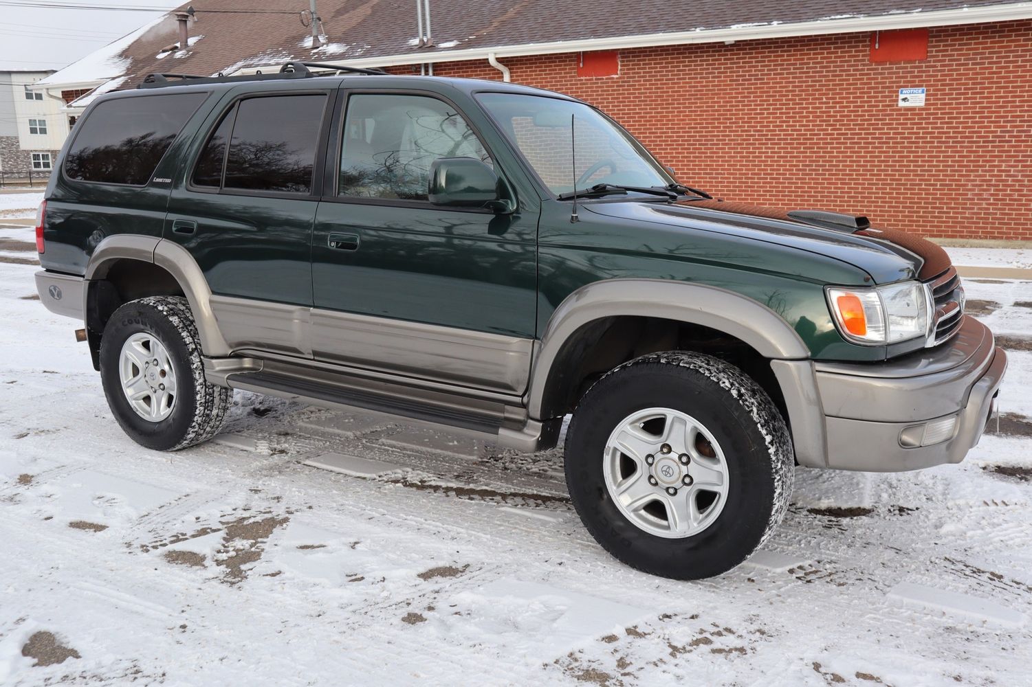 2000 Toyota 4Runner Limited | Victory Motors of Colorado