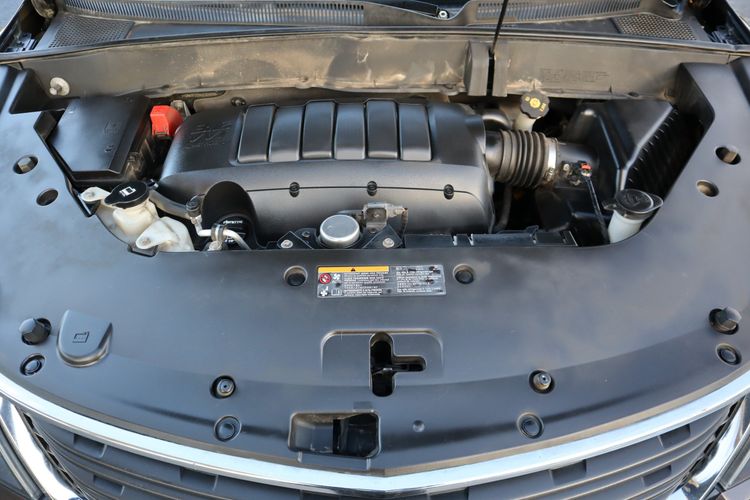 2017 Chevrolet Traverse LS | Victory Motors of Colorado