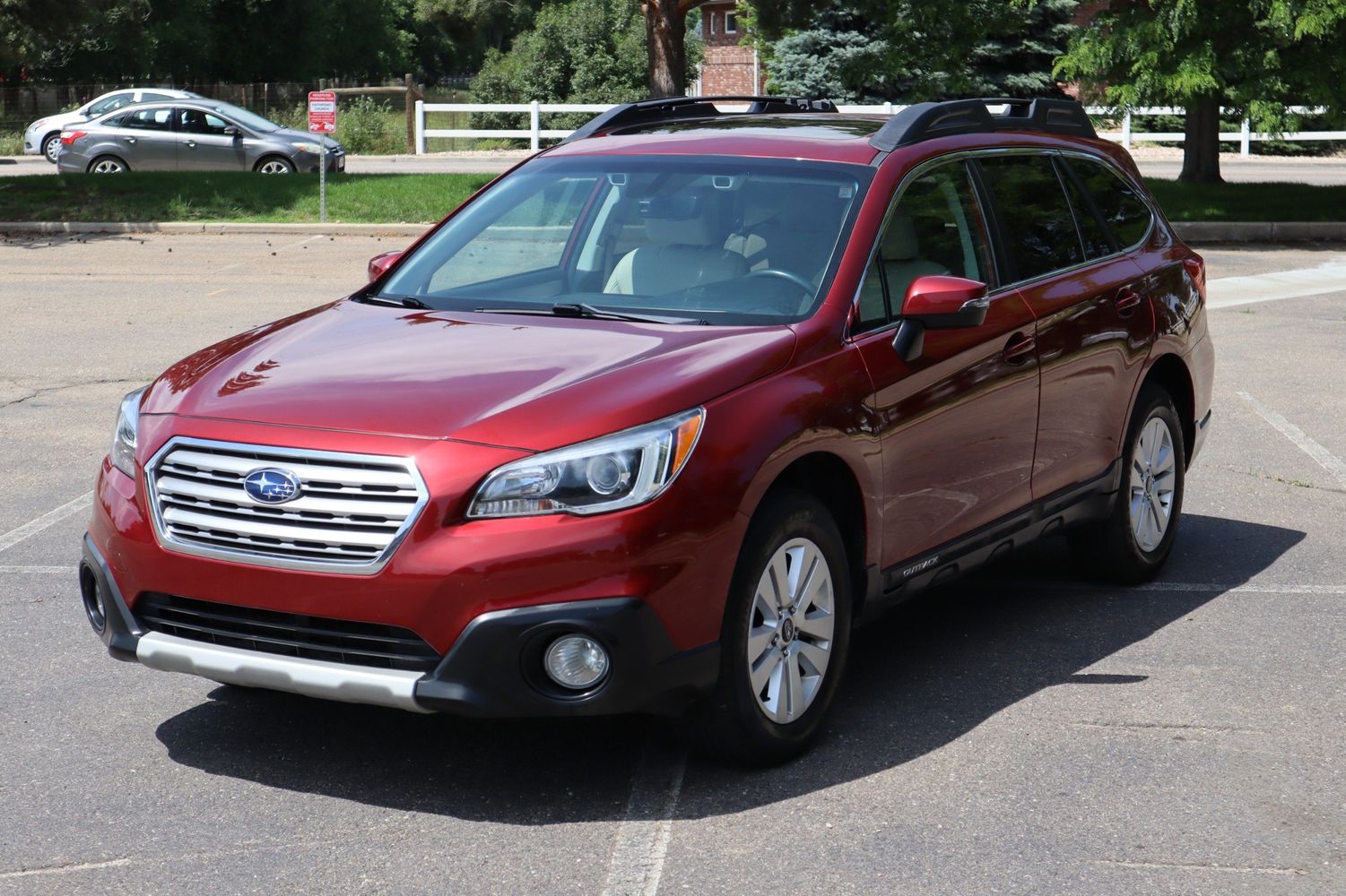 2017 Subaru Outback 2.5i Premium | Victory Motors of Colorado