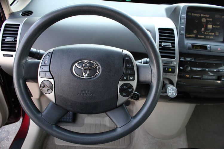 2004 Toyota Prius | Victory Motors of Colorado