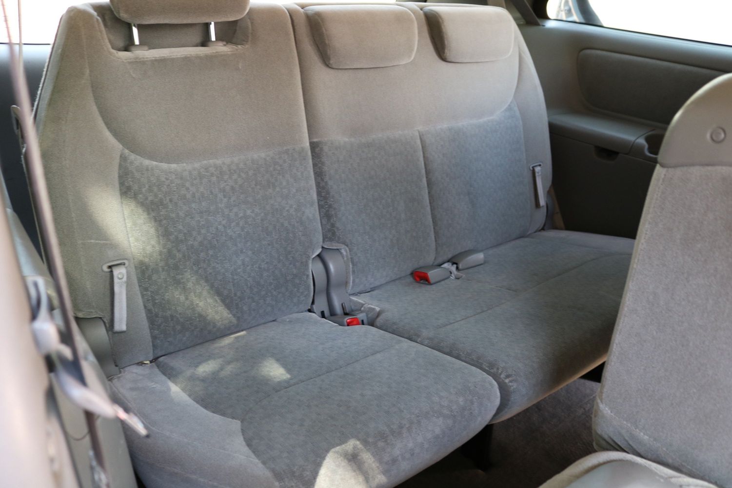 2004 Toyota Sienna LE 7 Passenger | Victory Motors of Colorado