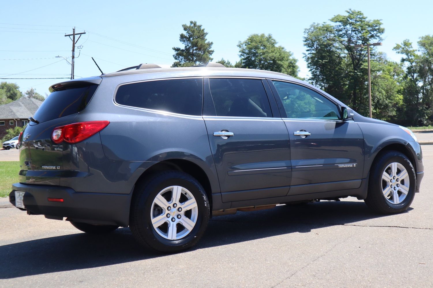 2009 Chevrolet Traverse LT | Victory Motors of Colorado