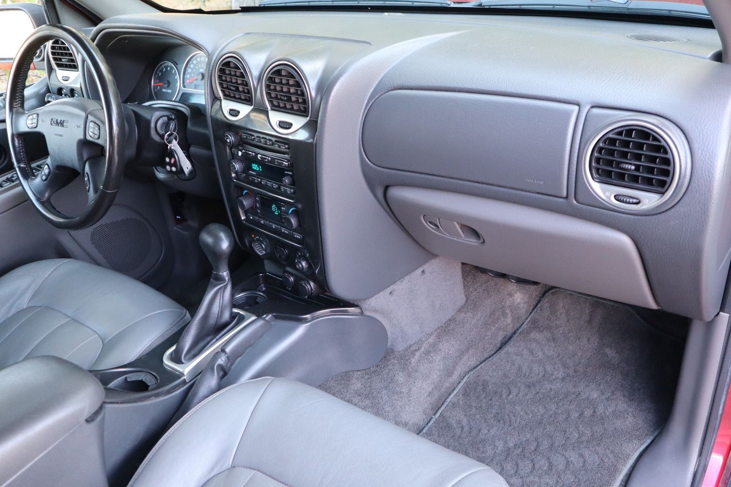 2004 GMC Envoy XUV SLT | Victory Motors of Colorado