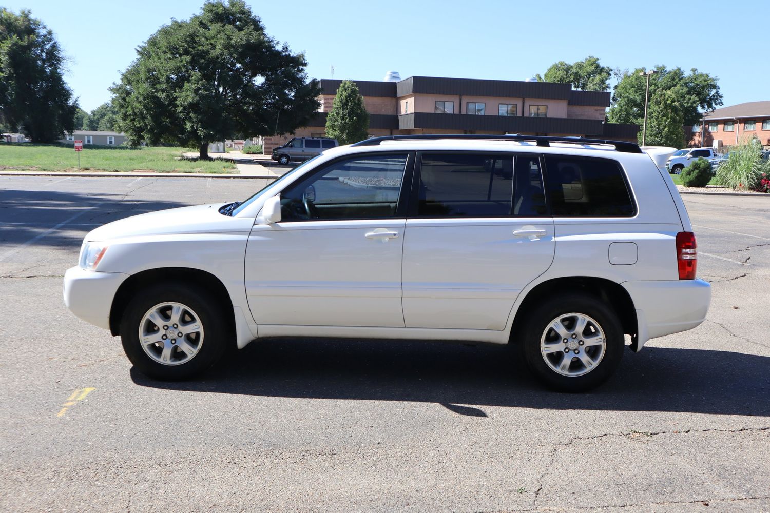 2001 Toyota Highlander Base | Victory Motors of Colorado