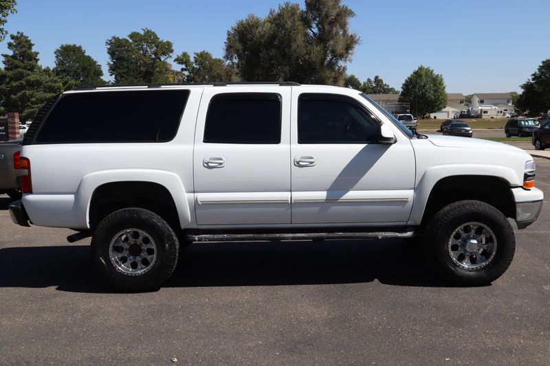 2003 Chevrolet Suburban Photos
