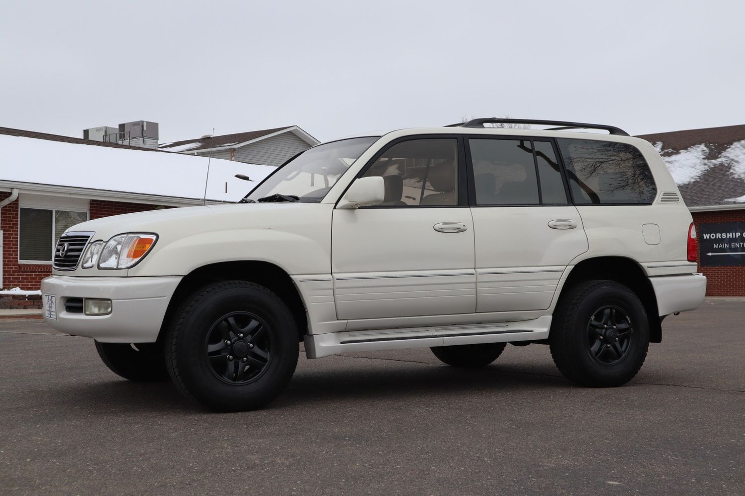 2001 Lexus LX 470 Base | Victory Motors of Colorado