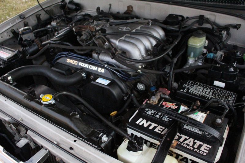 2000 Toyota 4Runner Photos