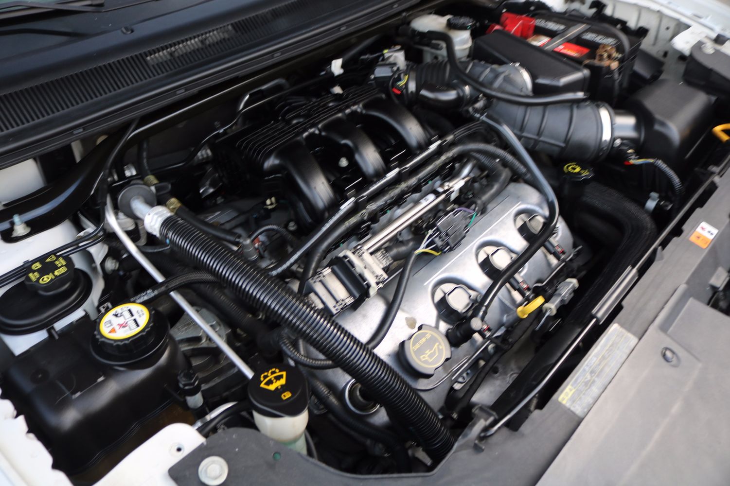 2008 Ford Taurus X Eddie Bauer | Victory Motors of Colorado