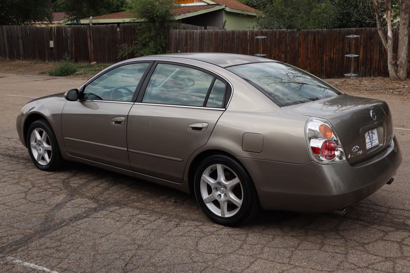 2002 Nissan Altima Photos