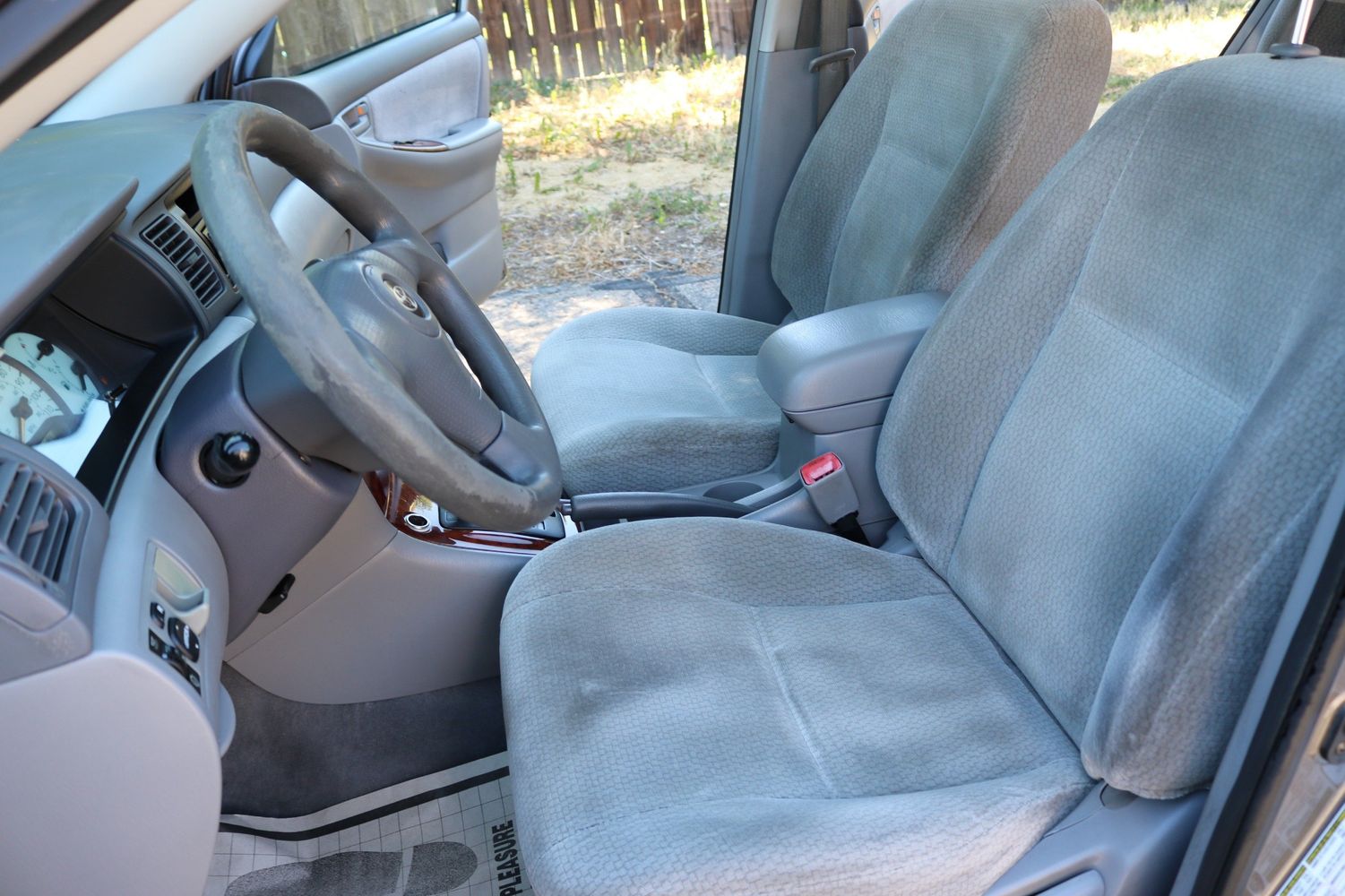 2004 Toyota Corolla LE | Victory Motors of Colorado