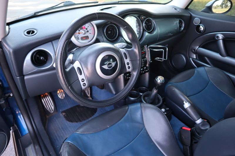 2004 MINI Cooper Photos