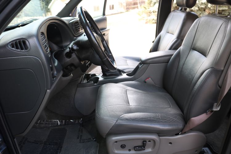 2002 Chevrolet TrailBlazer LTZ | Victory Motors of Colorado