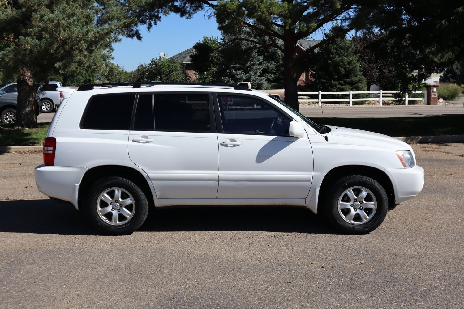 2001 Toyota Highlander Base | Victory Motors of Colorado