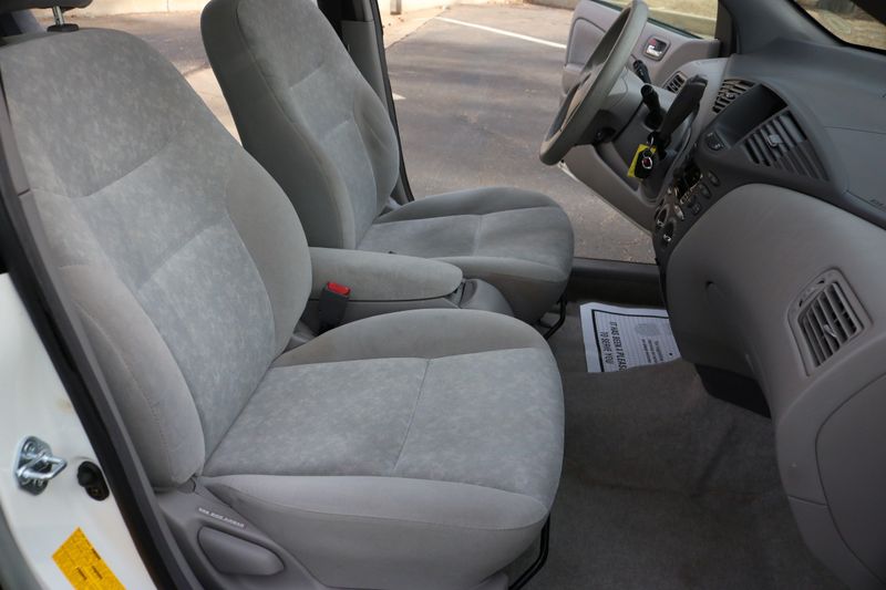 2003 Toyota Prius Photos