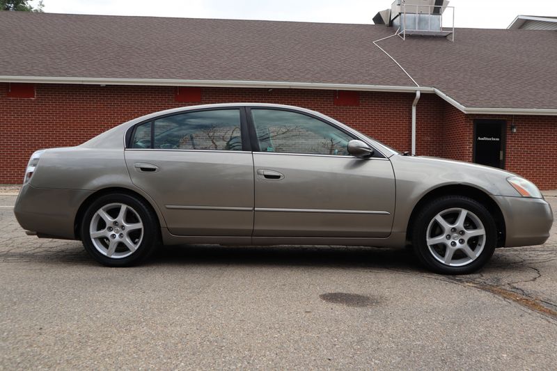 2002 Nissan Altima Photos