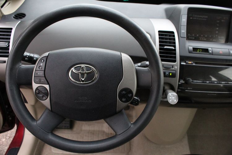 2004 Toyota Prius | Victory Motors of Colorado