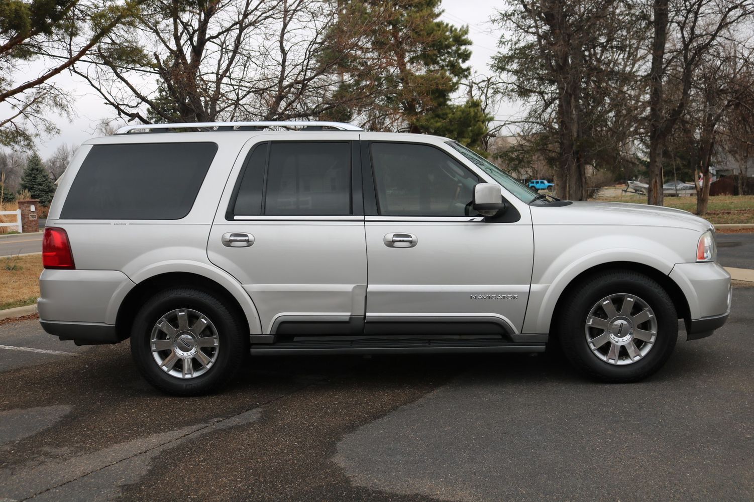 2004 Lincoln Navigator Luxury | Victory Motors of Colorado