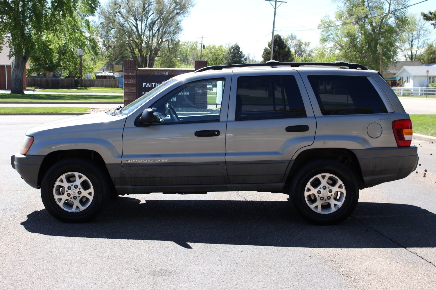 2000 Jeep Grand Cherokee Laredo | Victory Motors of Colorado