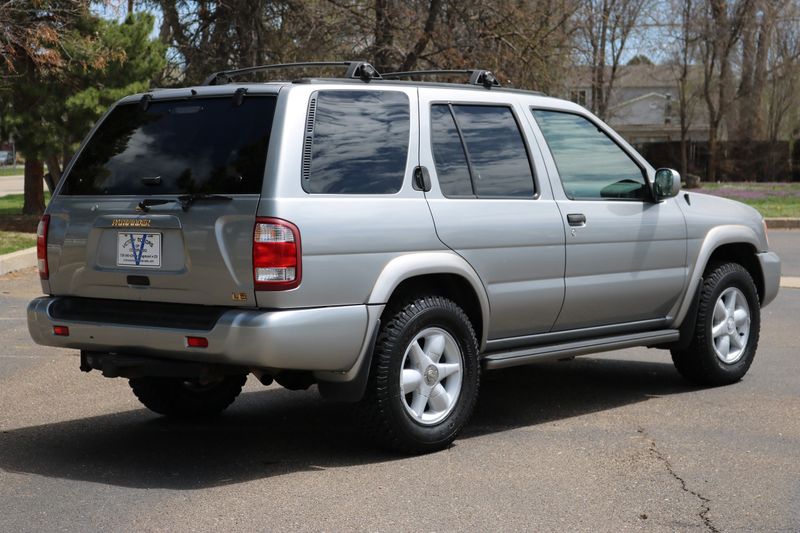 2000 Nissan Pathfinder Photos