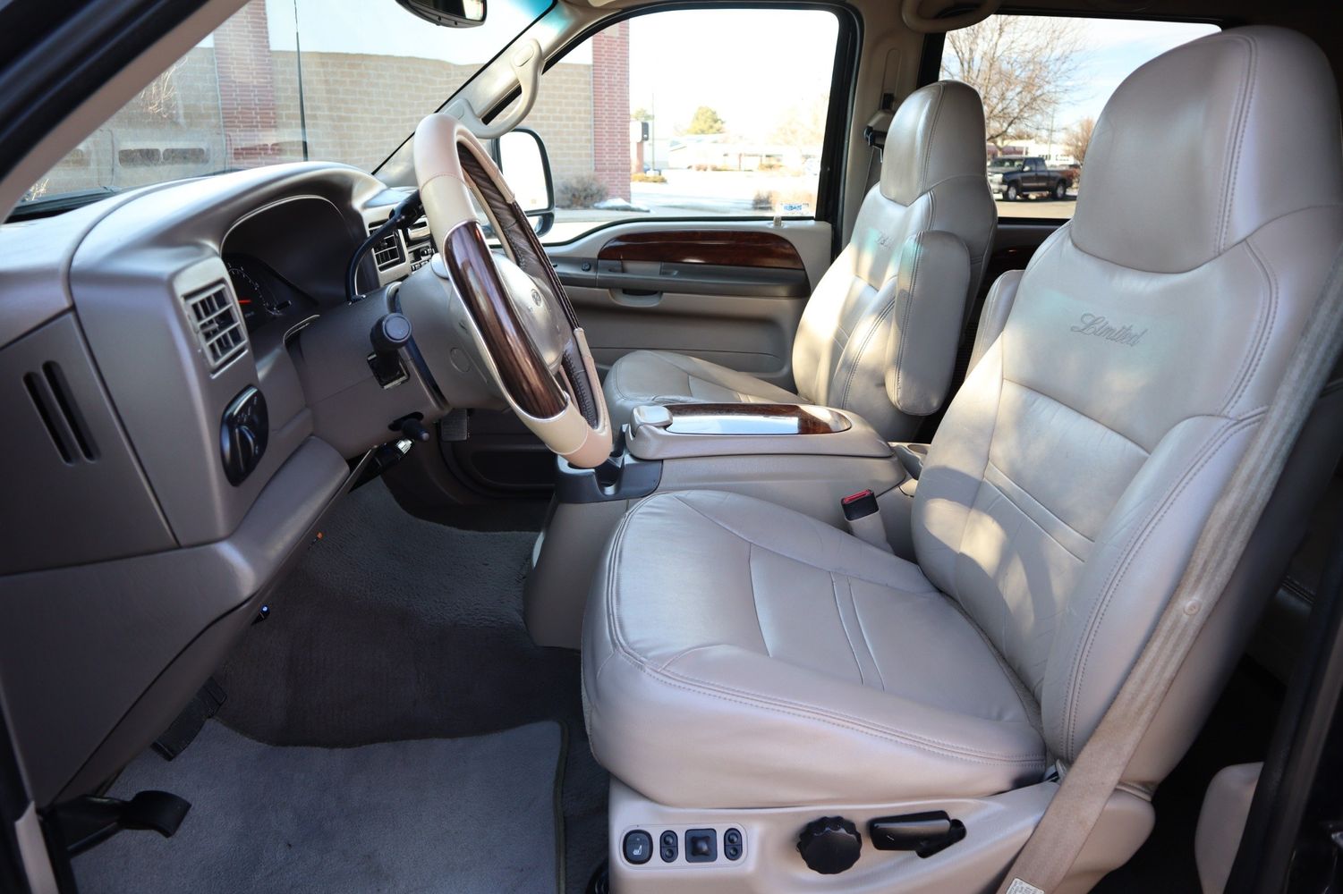 2001 Ford Excursion Limited | Victory Motors of Colorado