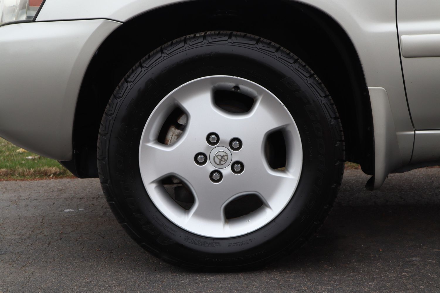 2004 Toyota Highlander Limited | Victory Motors of Colorado