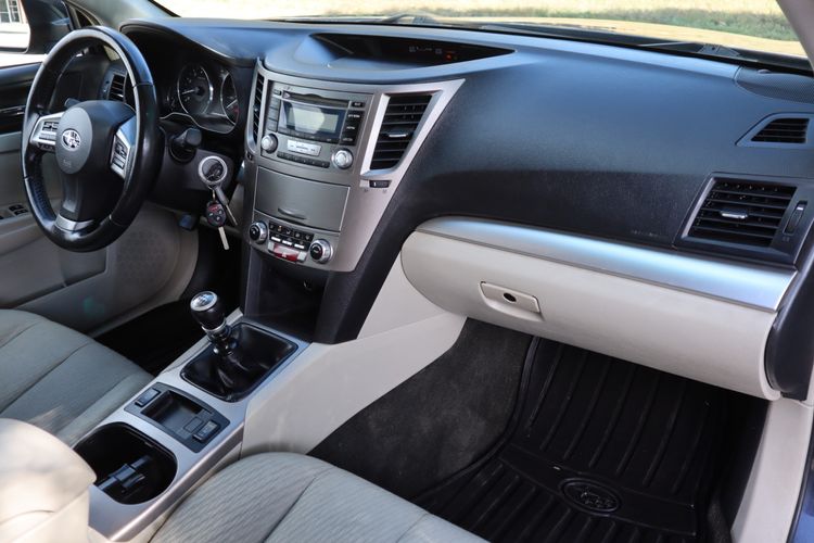 2012 Subaru Outback 2.5i Premium | Victory Motors of Colorado