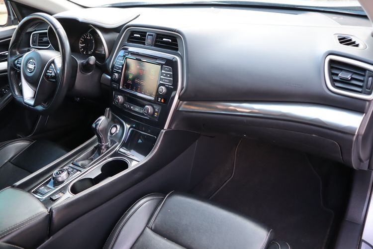 2019 Nissan Maxima 3.5 SV | Victory Motors of Colorado