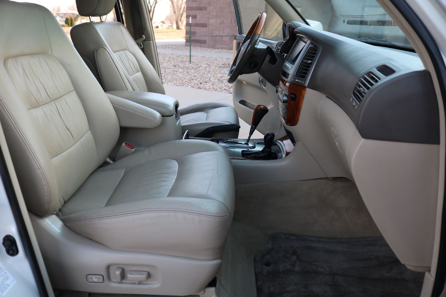 2004 Lexus LX 470 | Victory Motors of Colorado