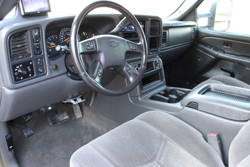 2006 Chevrolet Silverado 2500HD Photos