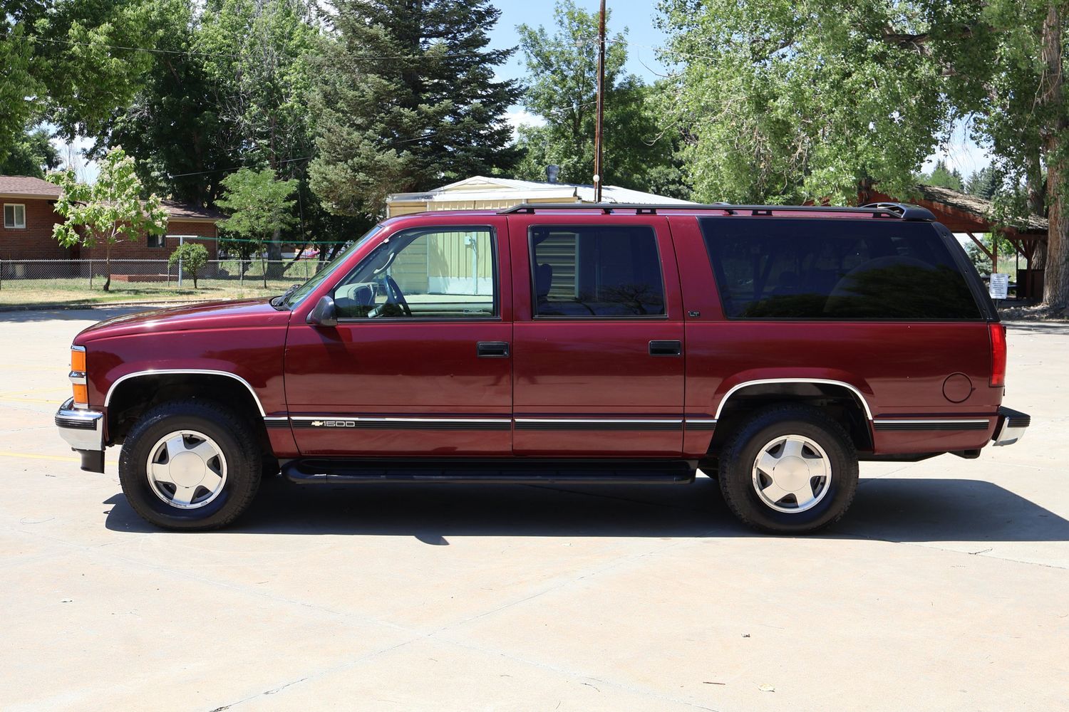 1998 Chevrolet Suburban K1500 | Victory Motors of Colorado