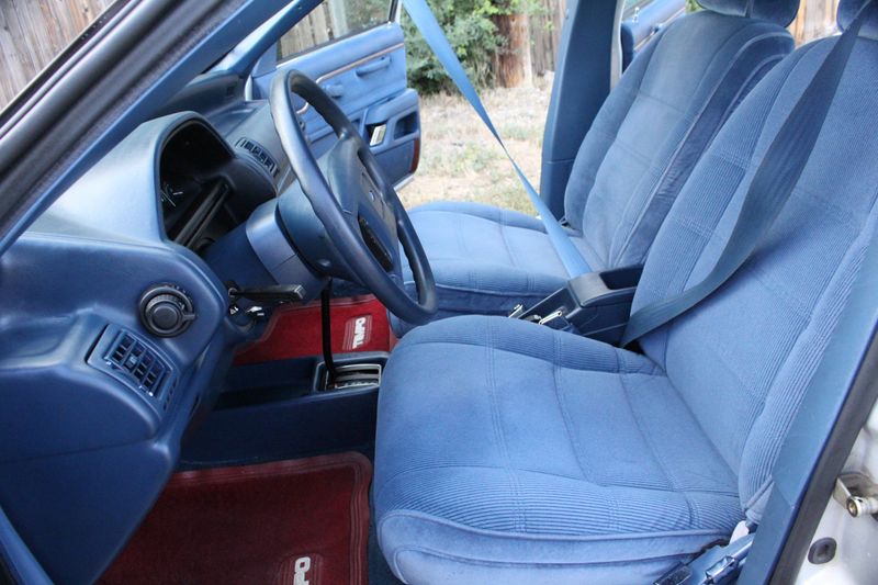 1988 Ford Tempo Photos