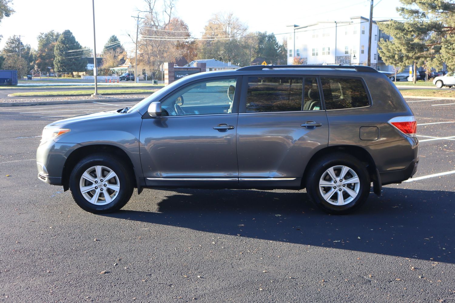 2012 Toyota Highlander SE | Victory Motors of Colorado