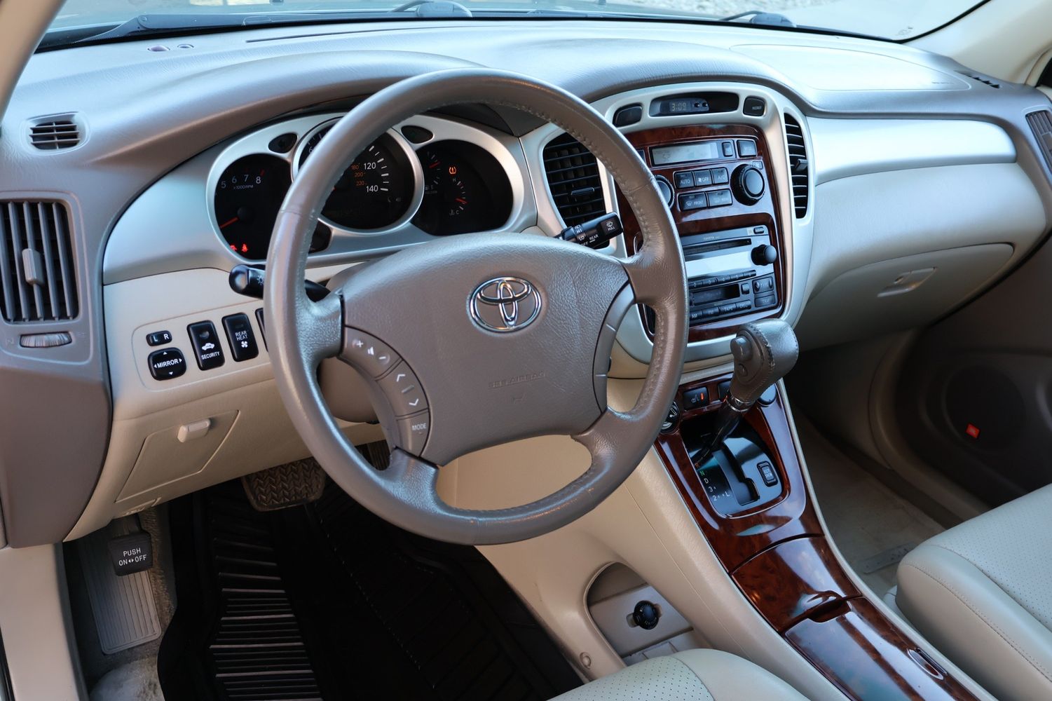 2006 Toyota Highlander Limited | Victory Motors of Colorado