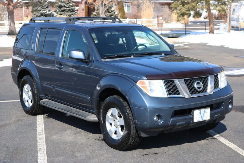 2005 Nissan Pathfinder Photos