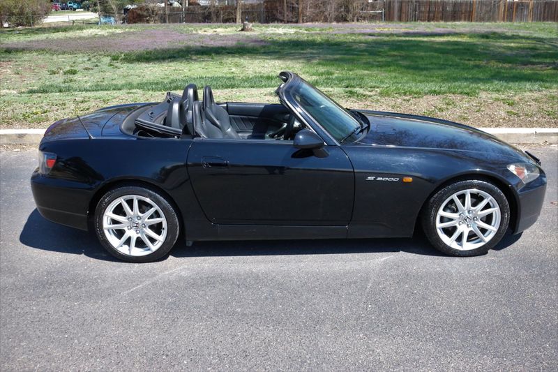 2005 Honda S2000 Photos