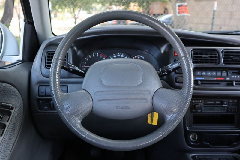 1999 Suzuki Grand Vitara Photos