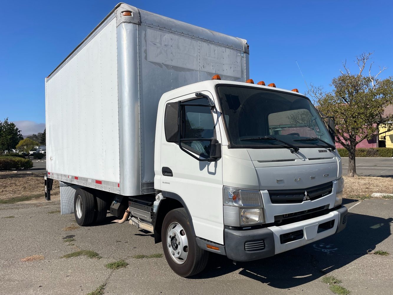 2016 Mitsubishi Fuso FE160 | Globe Truck Center