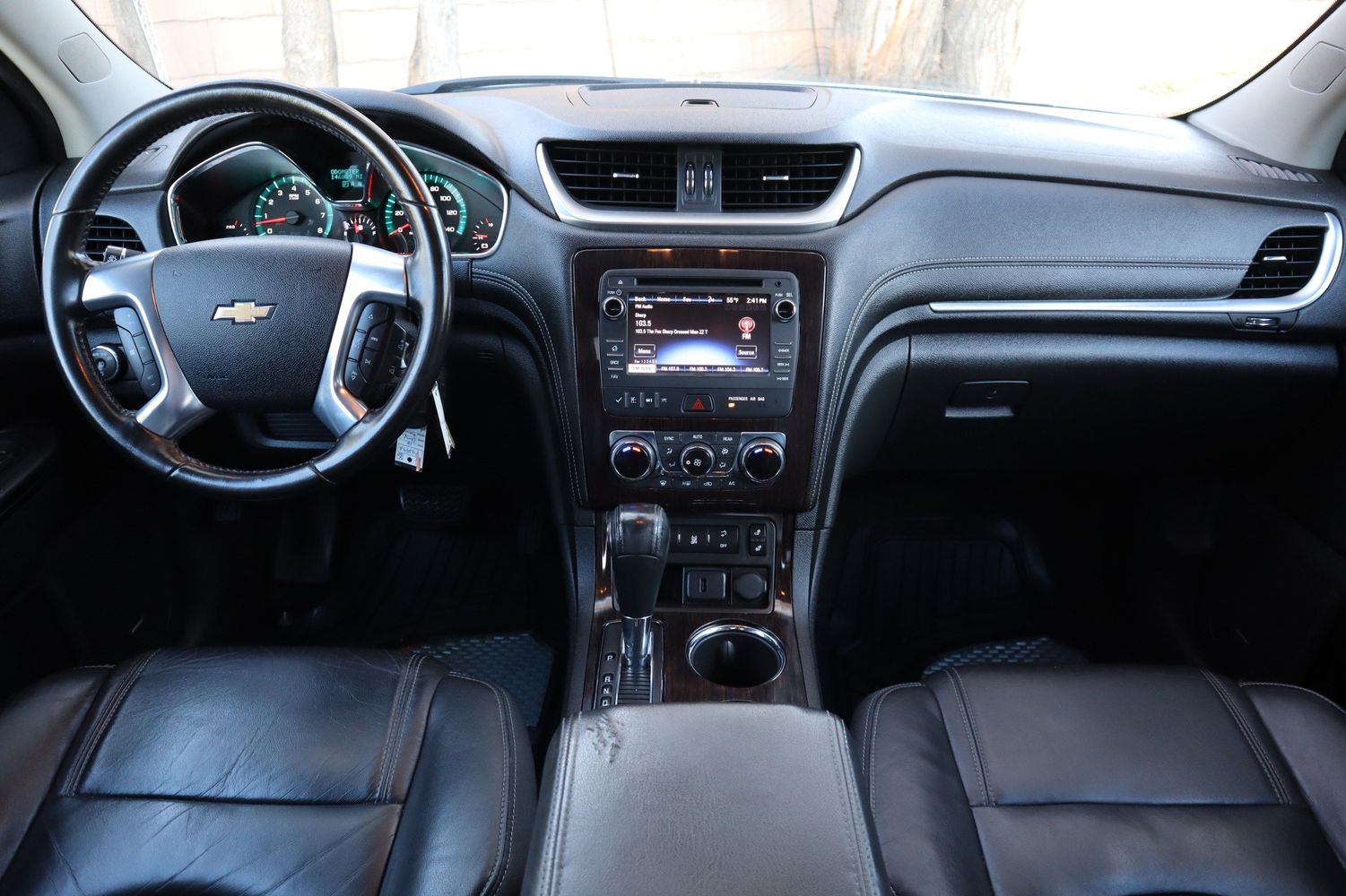 2016 Chevrolet Traverse LT | Victory Motors of Colorado
