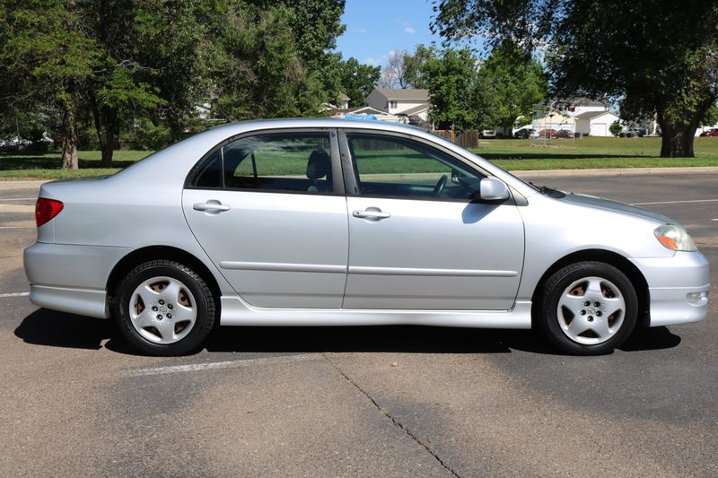 2005 Toyota Corolla Photos