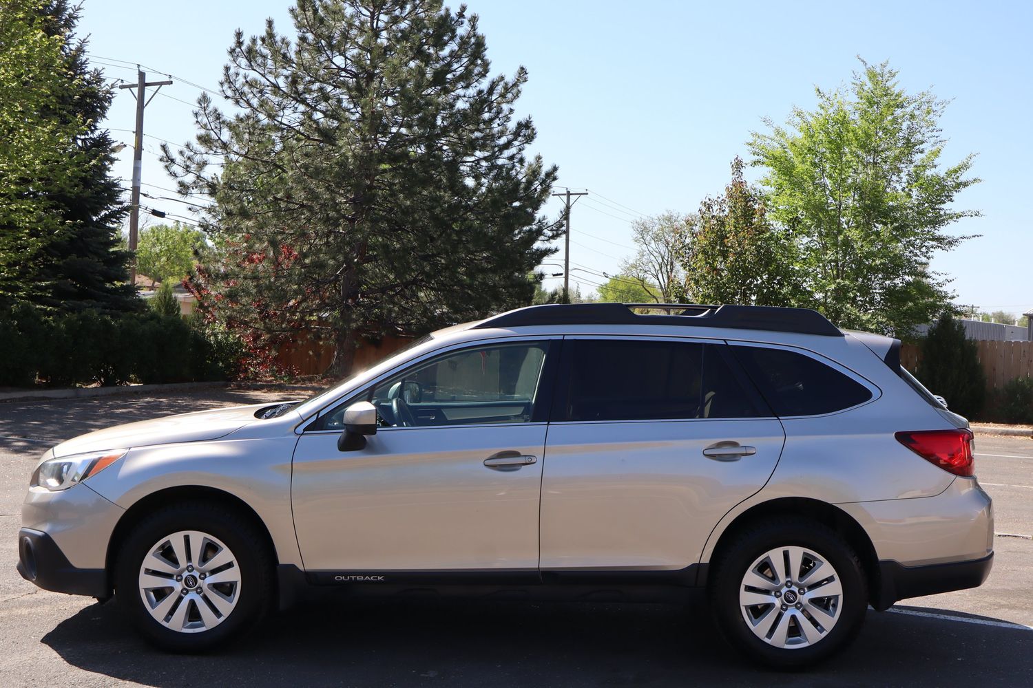 2015 Subaru Outback 2.5i Premium | Victory Motors of Colorado