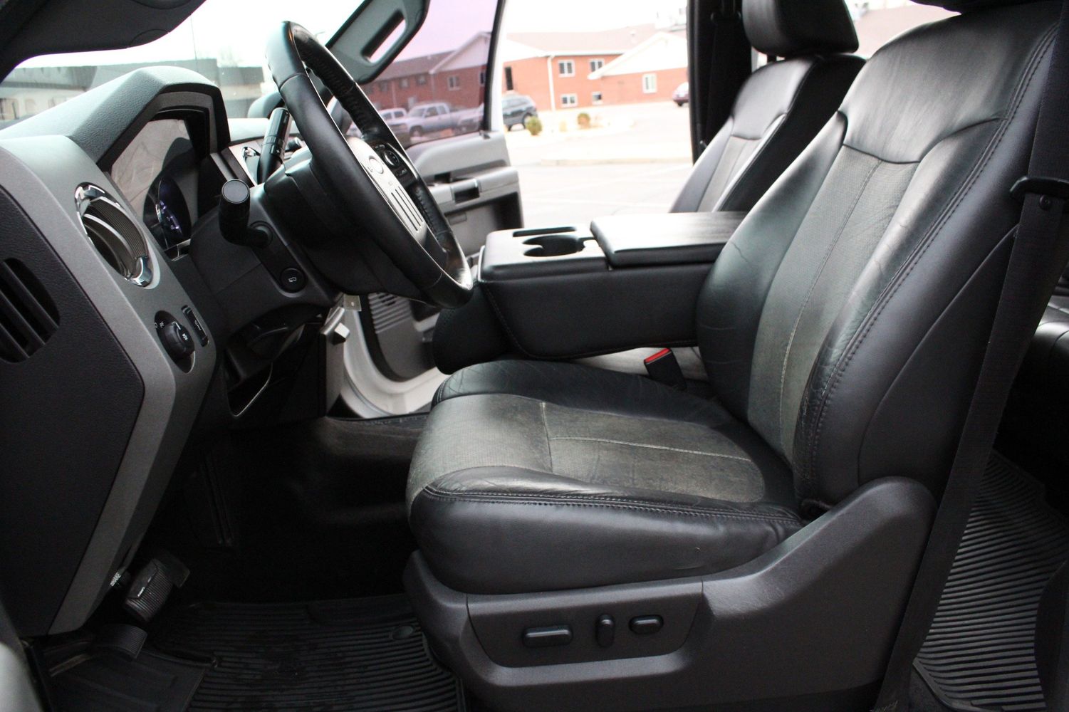 2011 Ford F-250 Super Duty Lariat | Victory Motors of Colorado