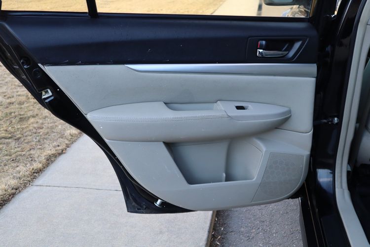 2011 Subaru Outback 2.5i Premium | Victory Motors of Colorado