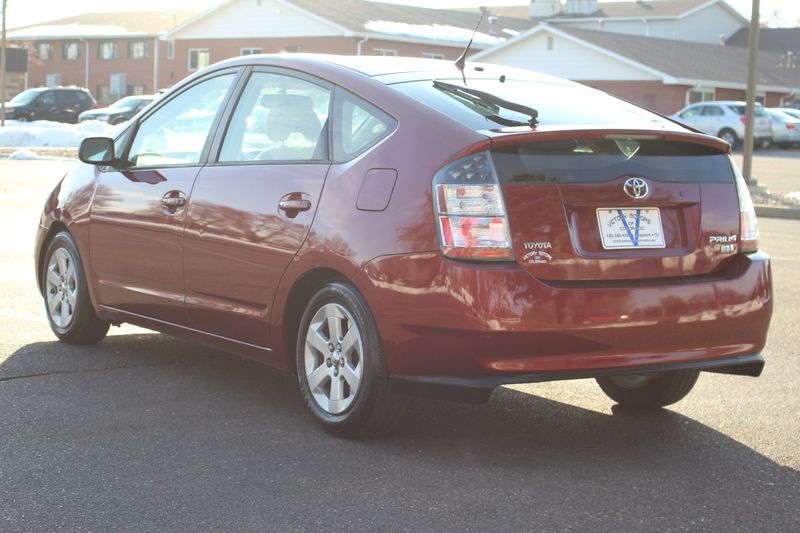 2004 Toyota Prius Photos