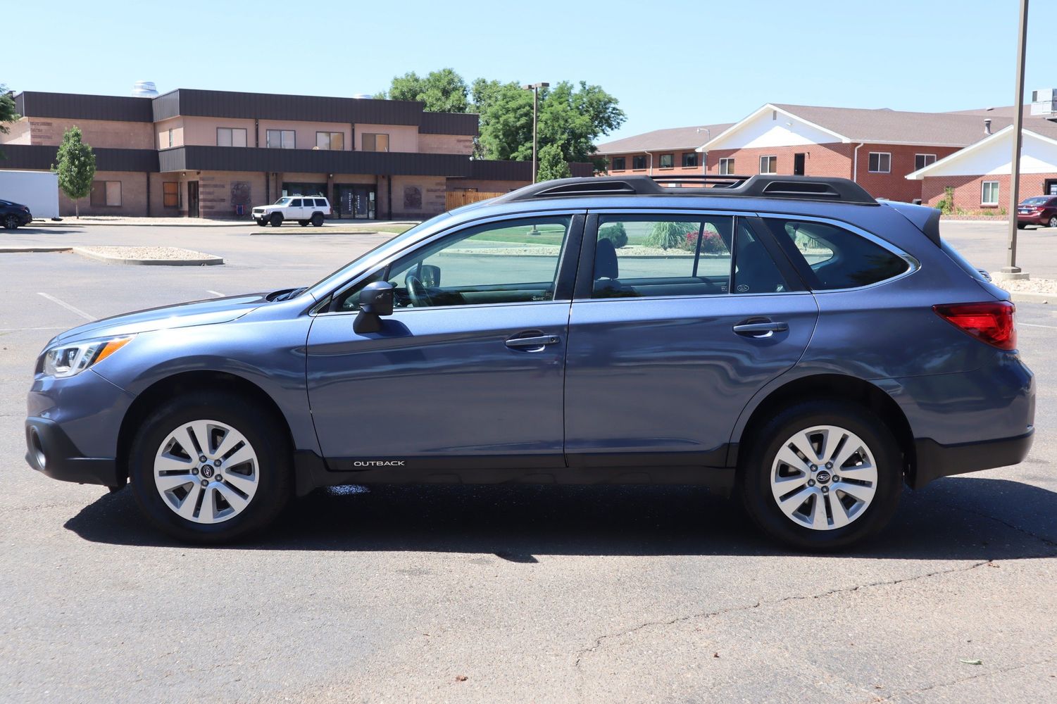 2017 Subaru Outback 2.5i | Victory Motors of Colorado