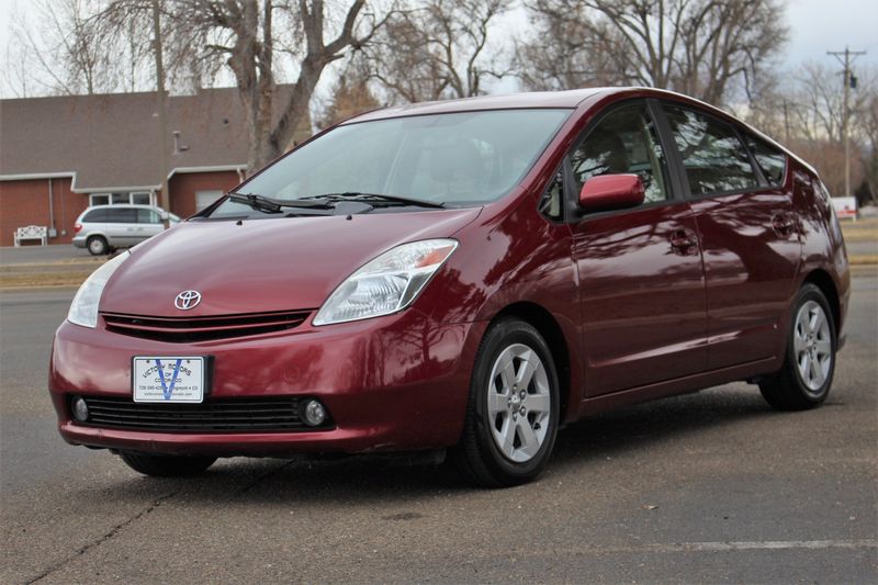 2004 Toyota Prius Photos